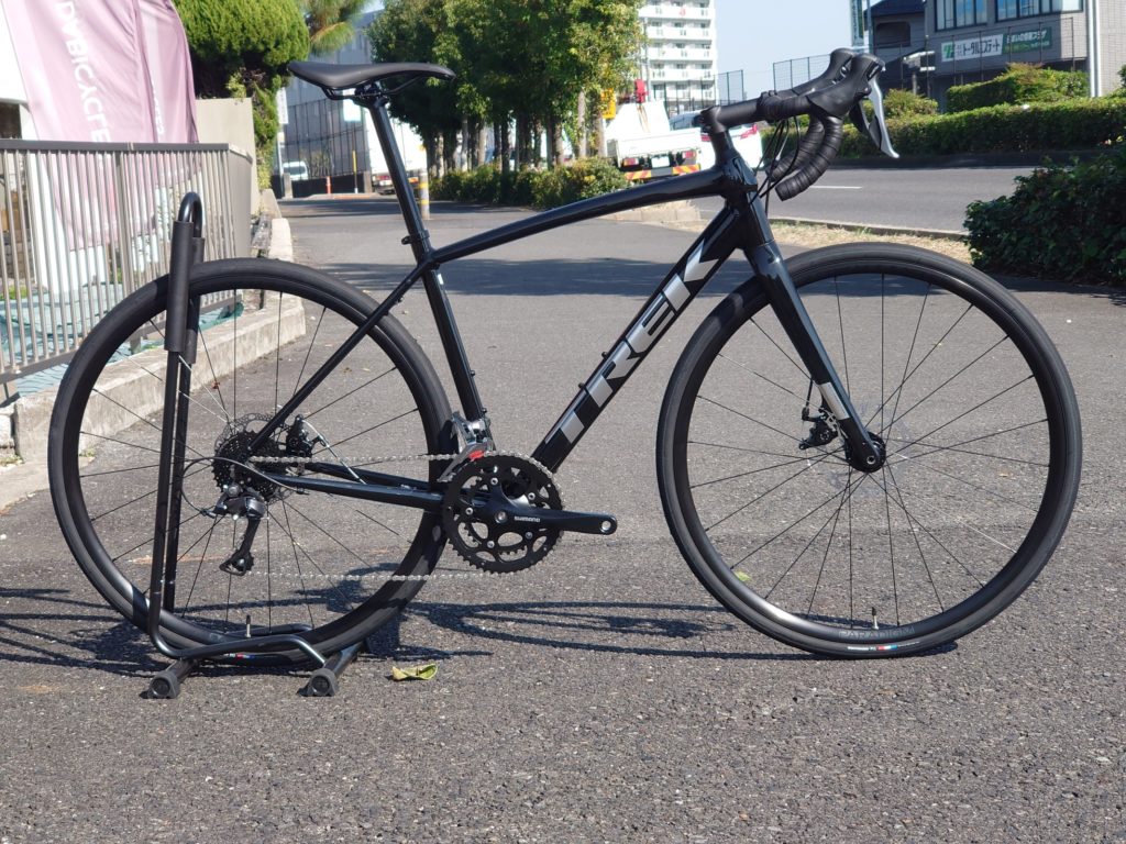 用途を選ばない、初めての1台に最適なモデル！TREK DOMANE AL 2 DISC 入荷しました！ | お知らせ | ストラーダバイシクルズ